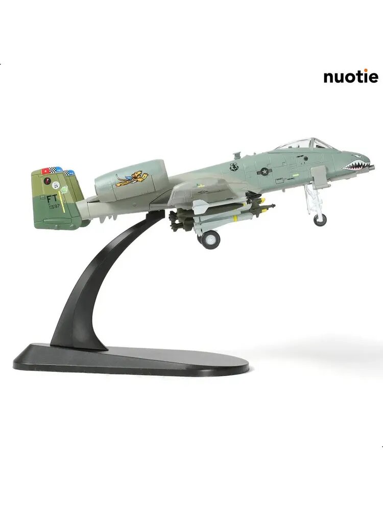 Модель A-10 Thunderbolt II Tiger Shark 1/100 металлС подставкойЛитая