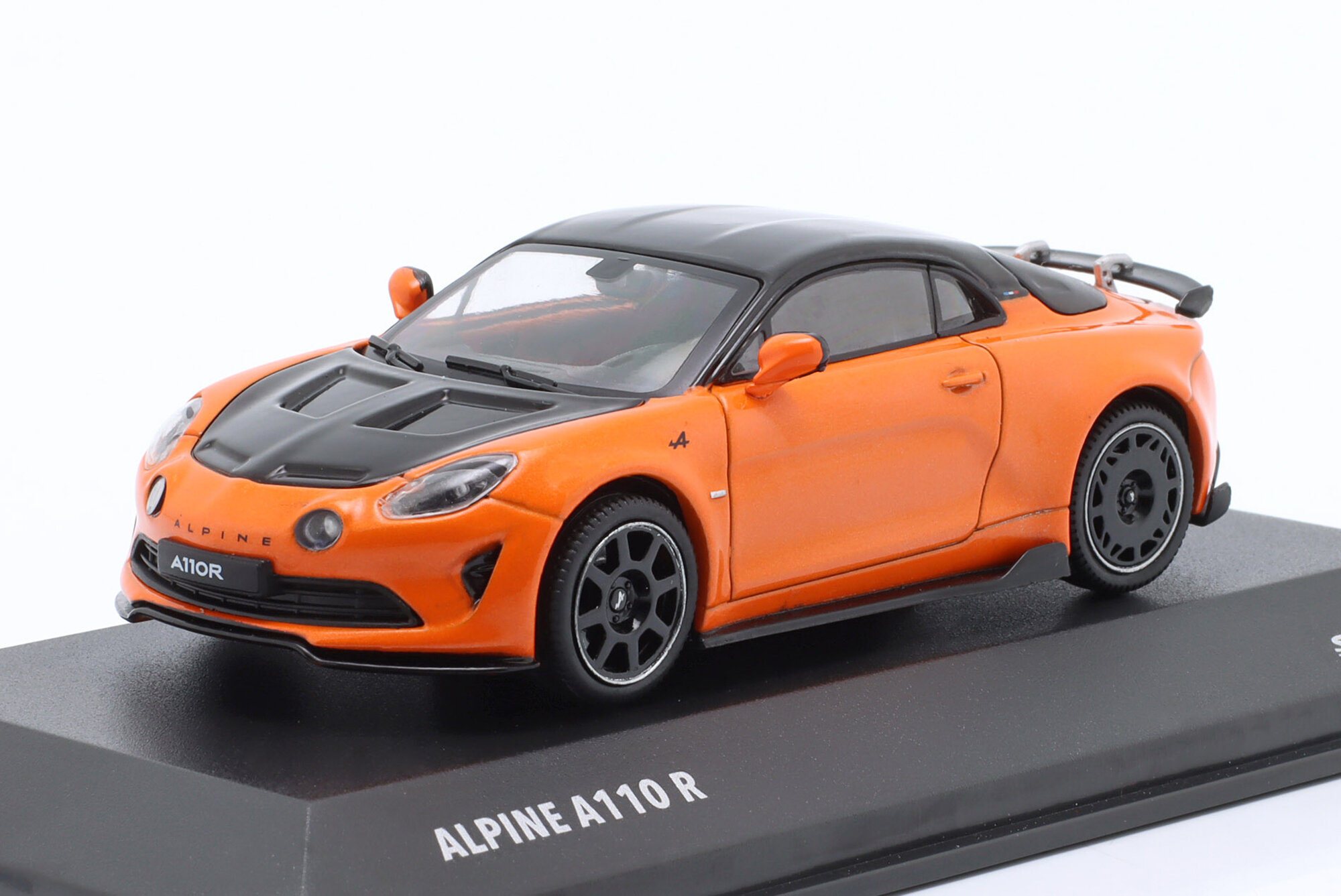 Модель коллекционная SOLIDO Renault alpine A110 r 2024 orange-metallic