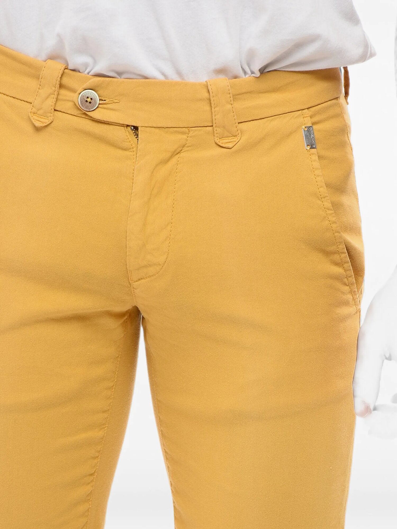 Шорты Corneliani Button-fastening chino shorts, размер 44, светло-желтый — фото 1