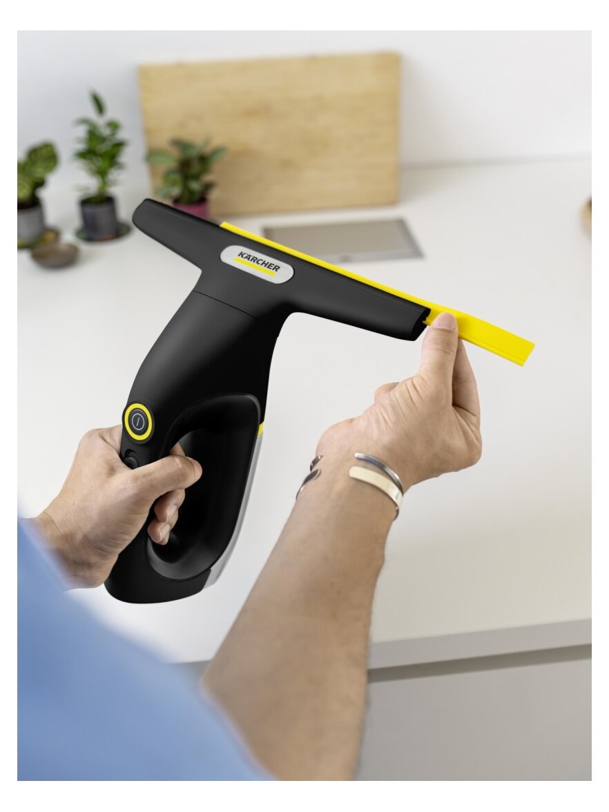 Стеклоочиститель Karcher WV 2 Universal Precision Black — фото 1