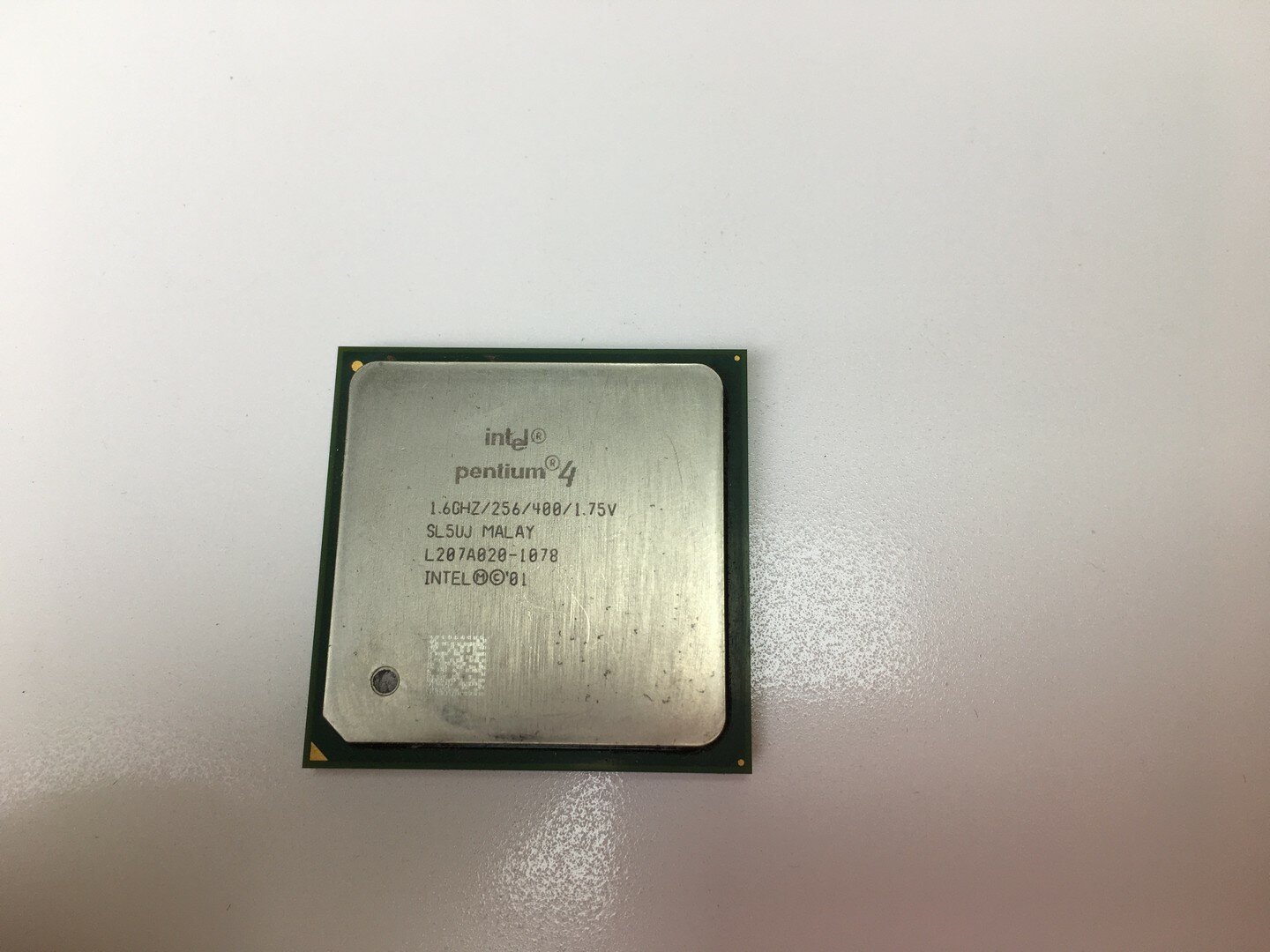 Процессор Socket-478 Intel Pentium 4 Willamette 1,6GHz/256/400 SL5UJ MALAY 5 lines