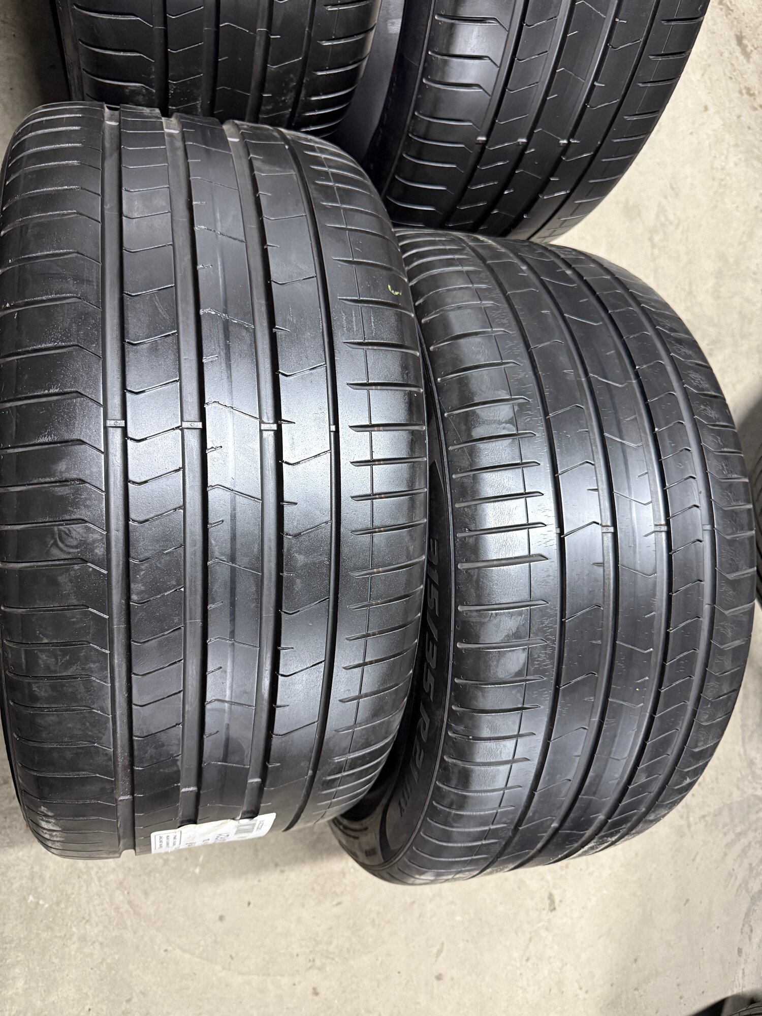 Pirelli P Zero PZ4 315/35 R21 111Y — фото 1