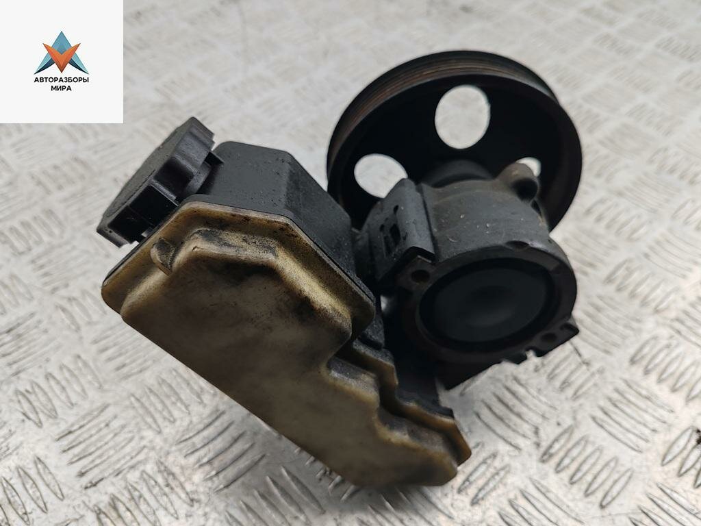 Насос гидроусилителя руля Opel Vectra B 1995 90495957