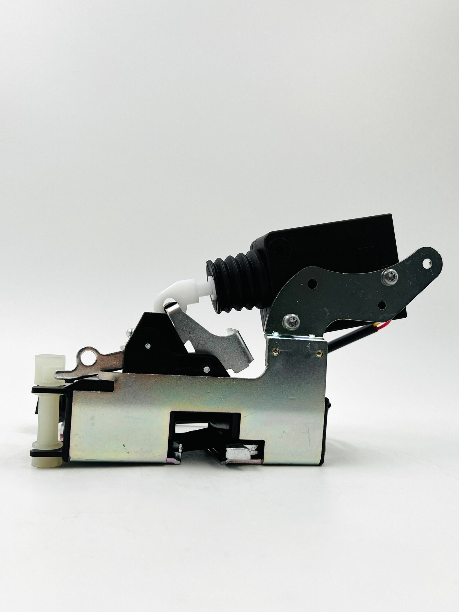 Механизм замка задней левой двери с электроприводом подходит для Нива Шевроле