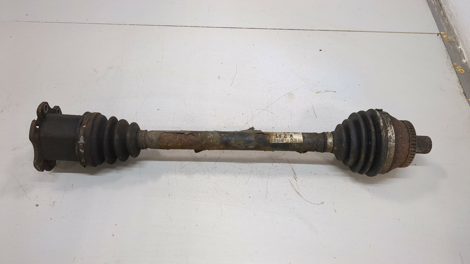 Полуось (вал, шрус) правая передняя Audi A4 (B7) Б/У