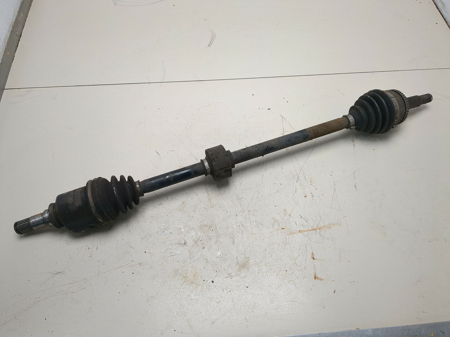 Полуось (вал, шрус) правая передняя Toyota Corolla E12 Б/У