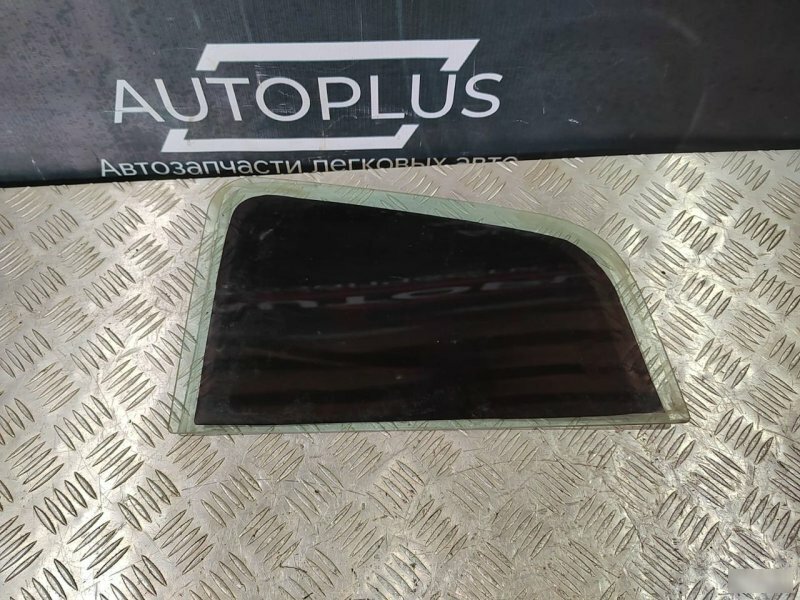 Форточка Renault Sandero (1.6) Б/У с пробегом