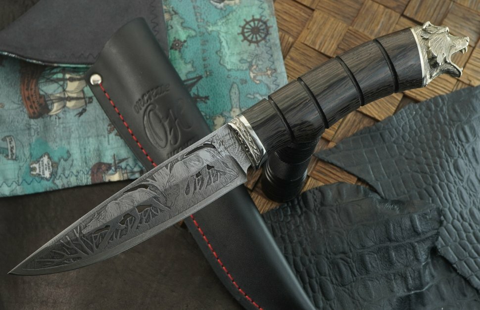 Окские Ножи нож Тукан, клинок дамаск, сквозная гравировка, рукоять стабилизированное дерево