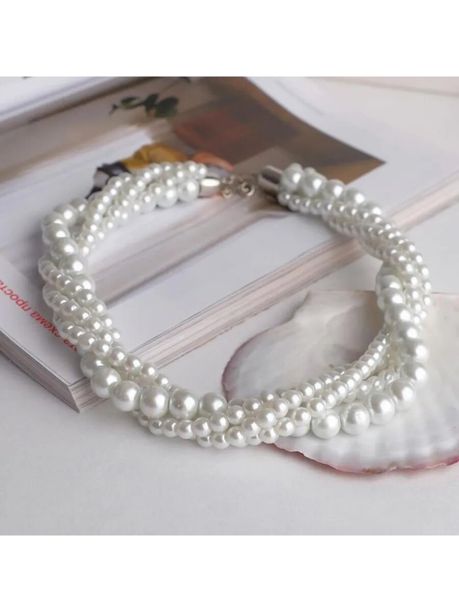 Бусы, пластик