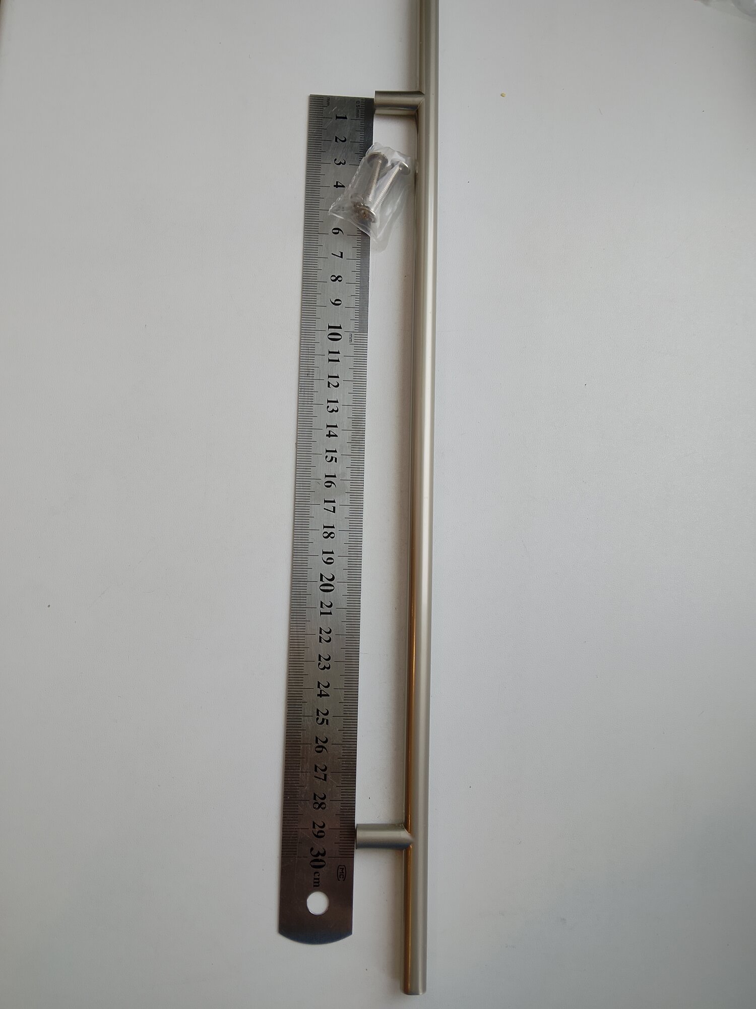 Ручка мебельная рейлинговая с креплением 400(290) мм, высота 25 мм.