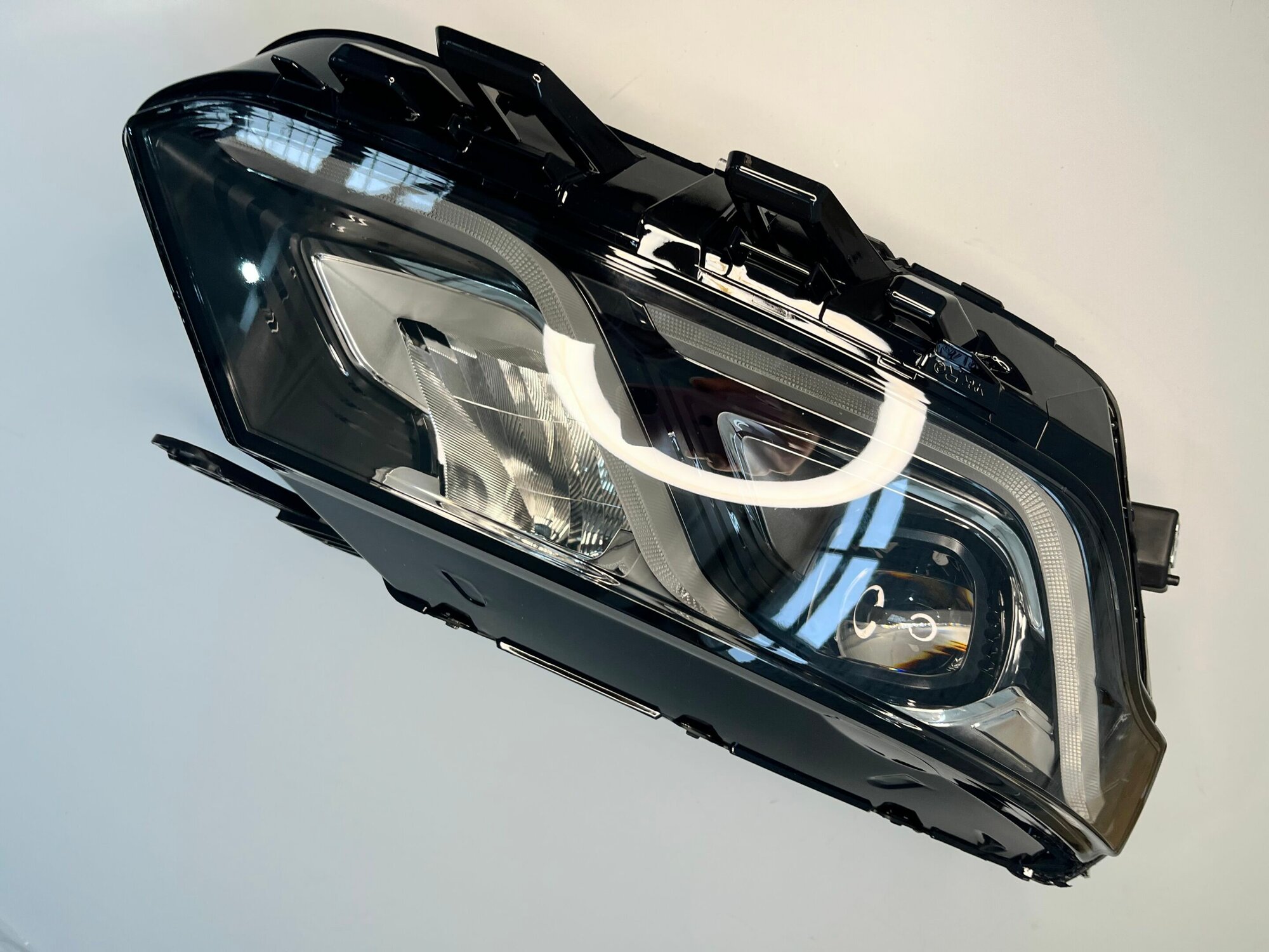 Фара правая Full LED Geely Coolray [1.5 12V 7AMT внедорожник] 7051022400