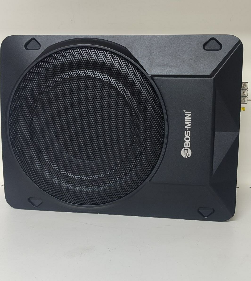 Автомобильный сабвуфер под сиденье BOS MINI-210X активный