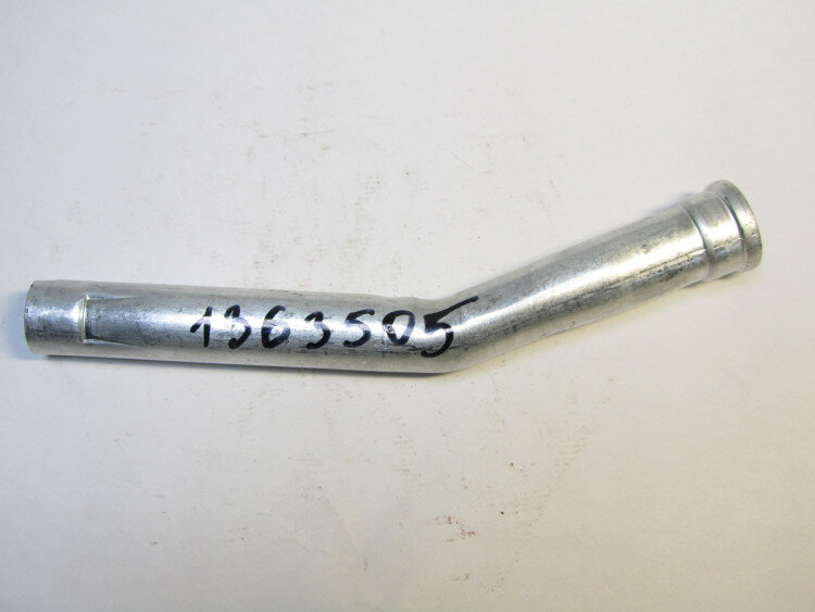 Патрубок отопителя возвратный 1363505 от радиатора отопителя Ford Focus II C-MAX Kuga, - Ford