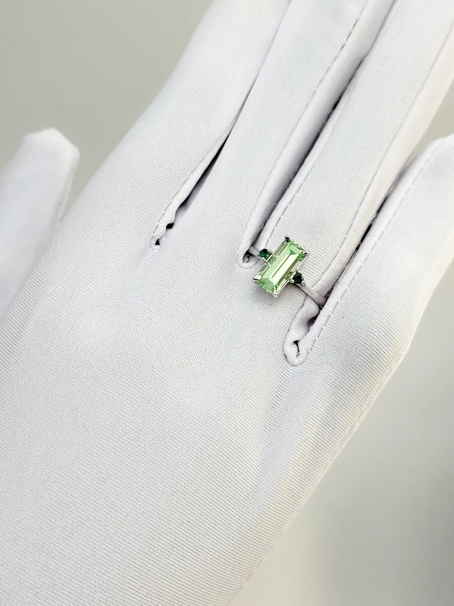 Кольцо, серебро, 925 проба, родирование, изумруд