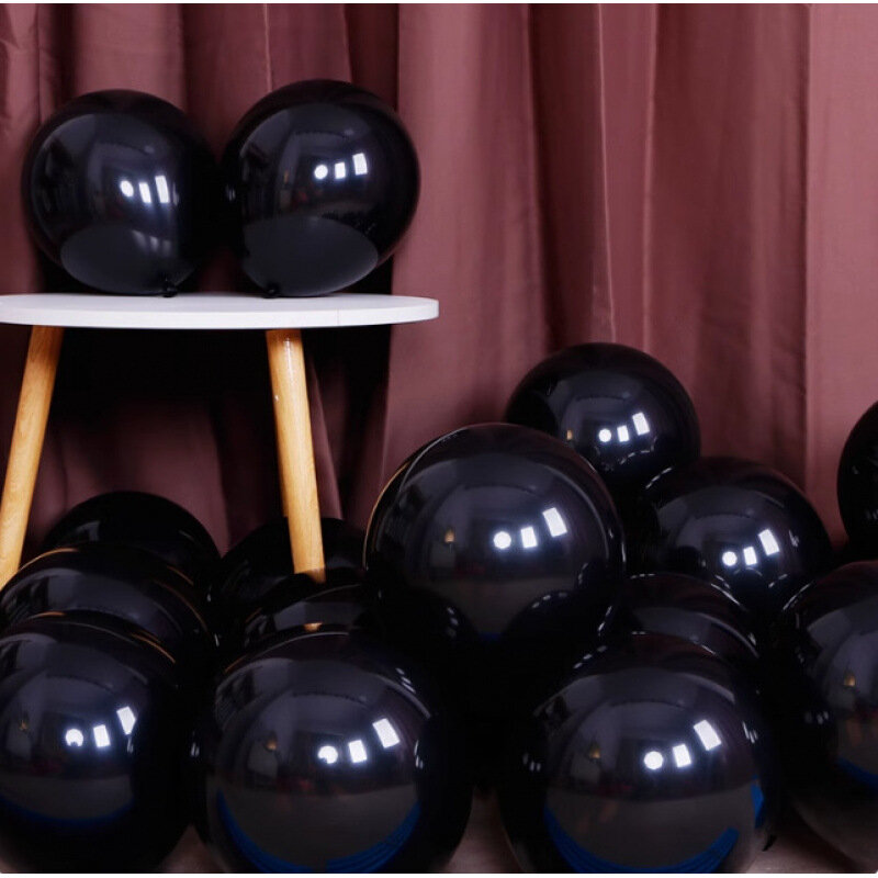 Оформление сцены с воздушными шарами для выпускного, открытия, свадьбы, дня рождения. Арка из латексных утолщенных красных шаров.