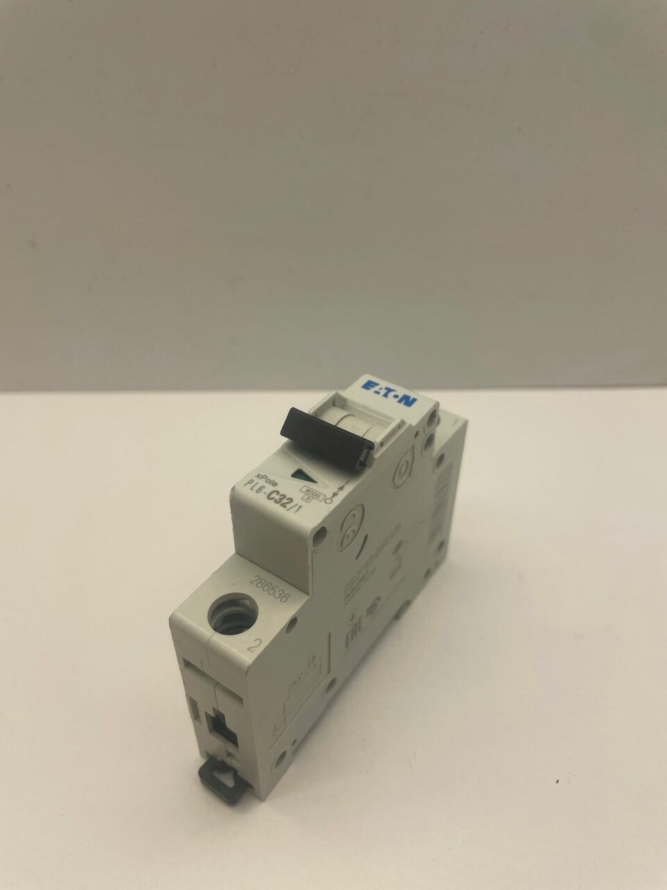 PL6-C32/1 Eaton Арт. 286536, 6 кА, 32А, 230В, 50Гц Выключатель автоматический модульный однополюсный, откл. способность.