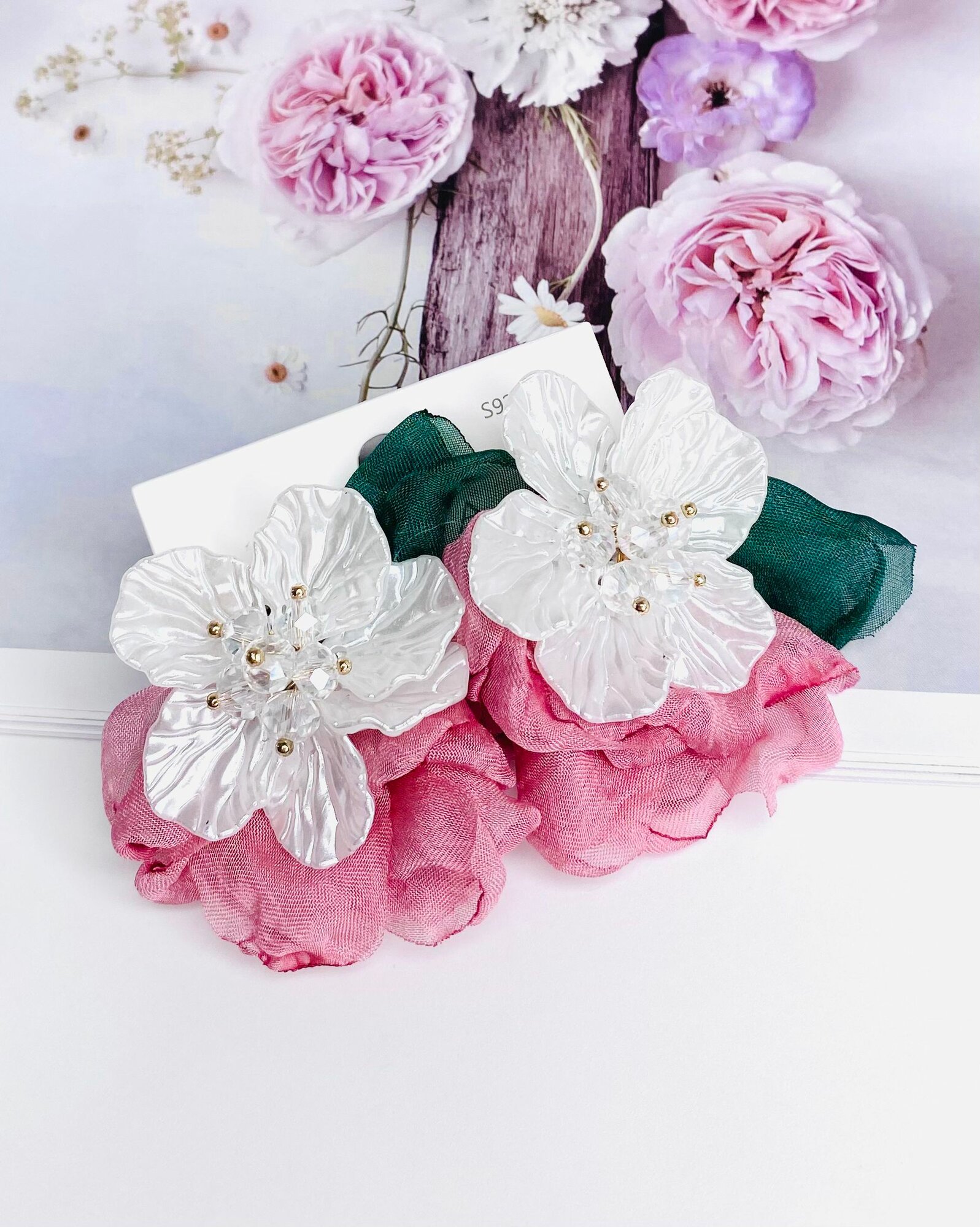 Серьги, искусственный камень, пластик