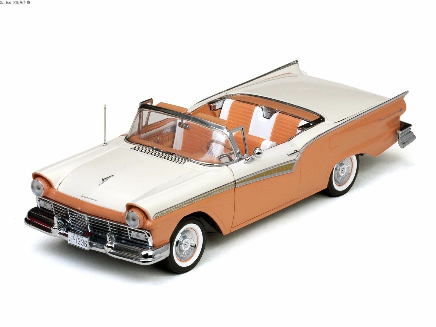 Suntar Sunstar Литая модель автомобиля в масштабе 1:18 Ford Lane Convertible со съемной крышей