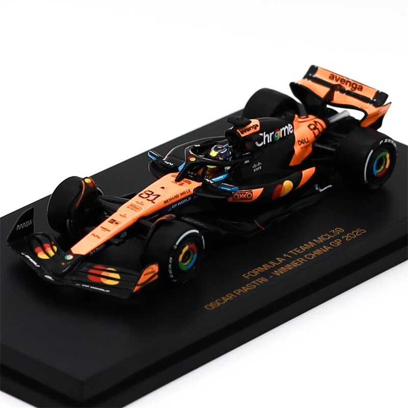 Модель автомобиля MINICHAMPS 1:64 TEAM MCL39