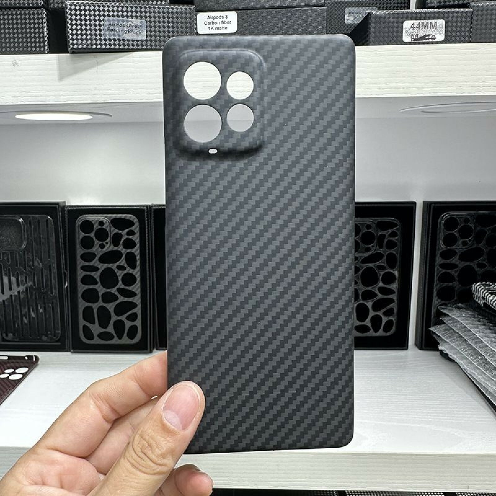 Кевларовый чехол MyPads для Motorola Moto X40 из углеродного волокна с защитой от ударов