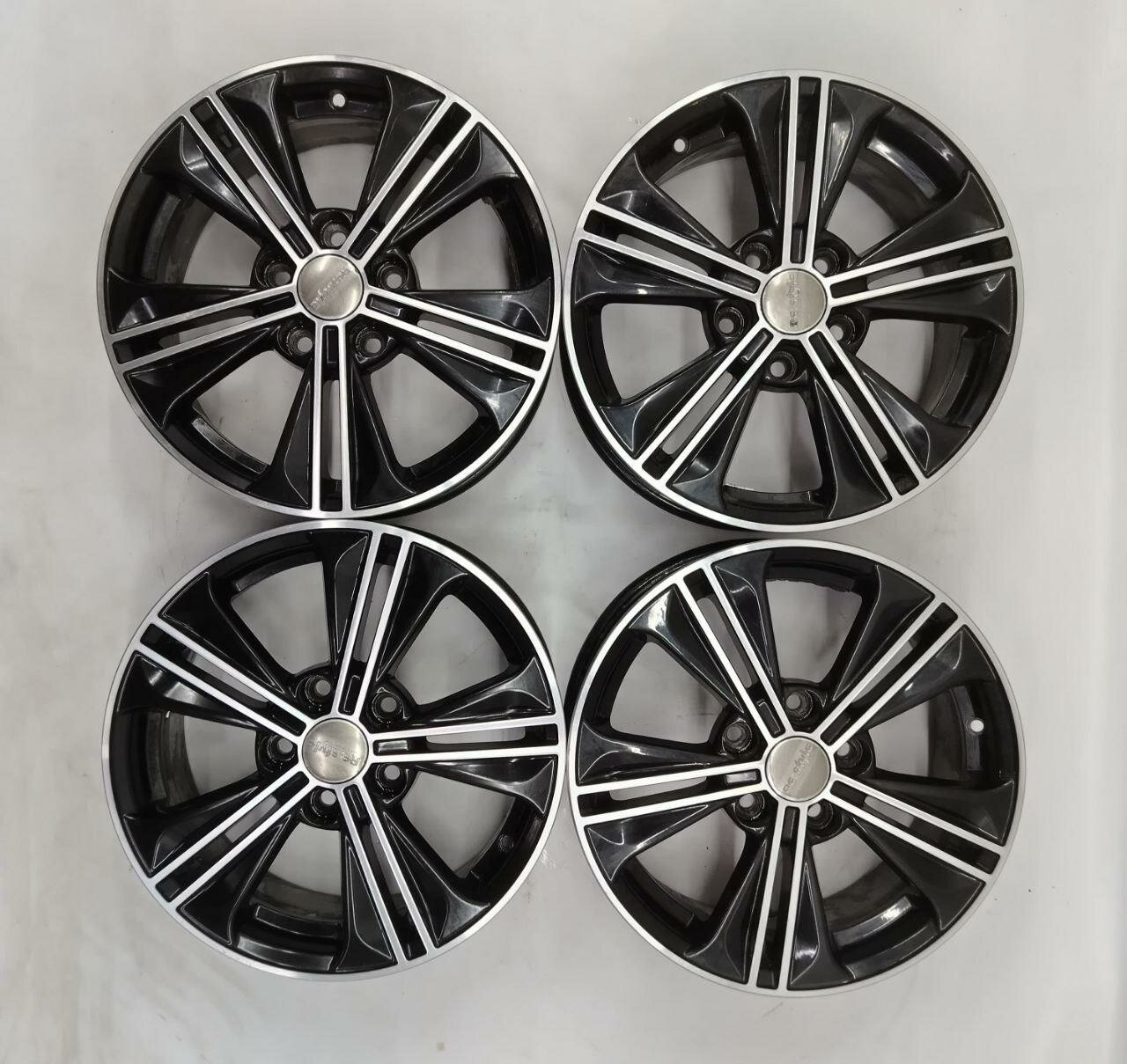 Колесные диски ReStyle 16x6 PCD 5x114.3 D67.1 ET43 (Реплика)