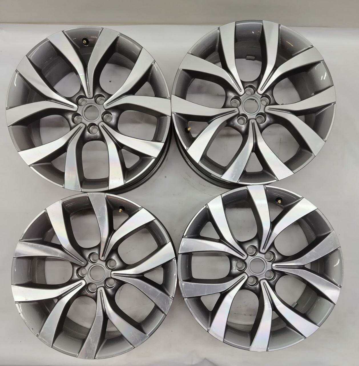 Колесные диски Land Rover 20x8 PCD 5x108 D63.3 ET40 (оригинал)