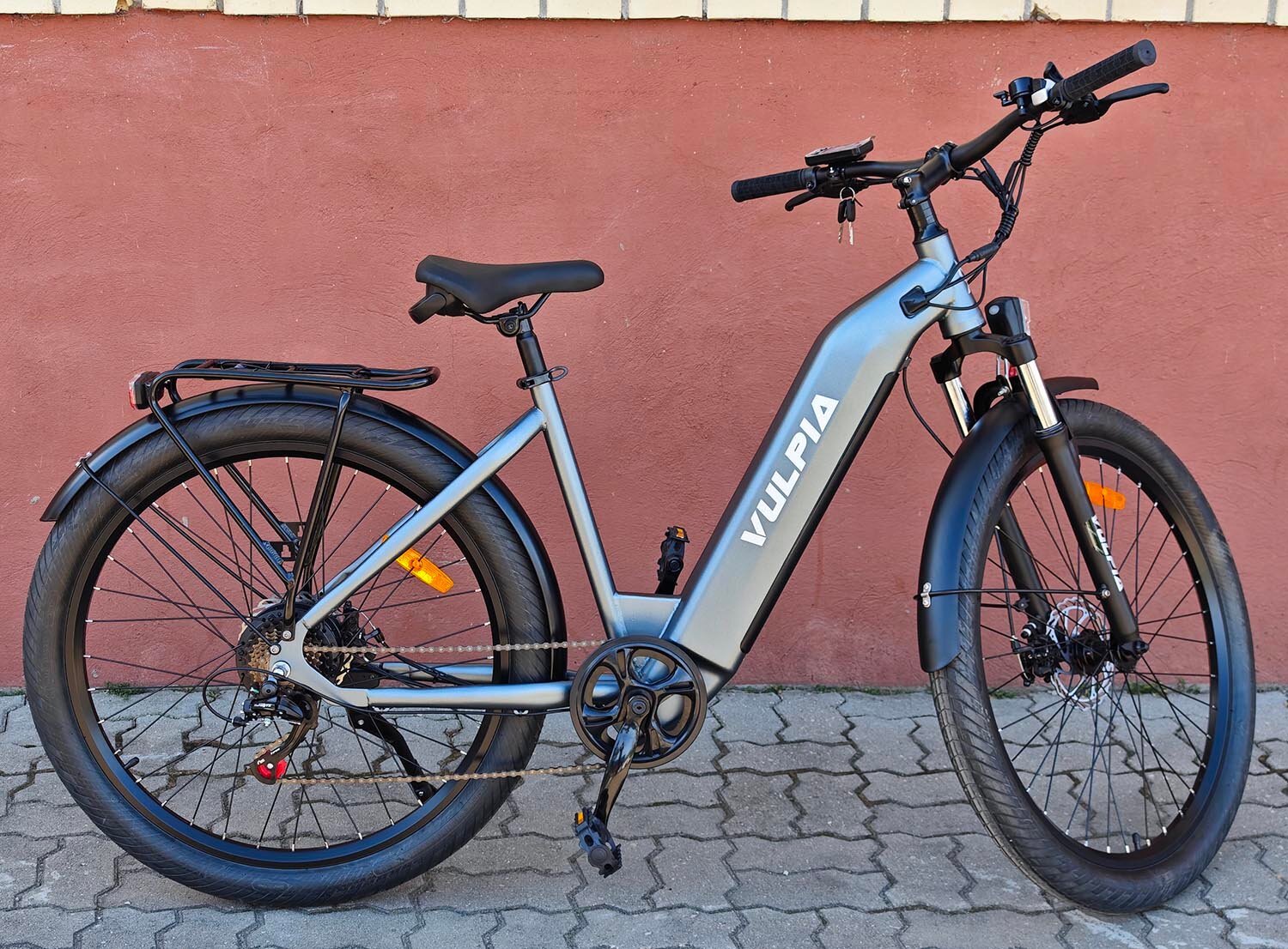 MADE IN CHINA Электровелосипед VULPIA TREKKING