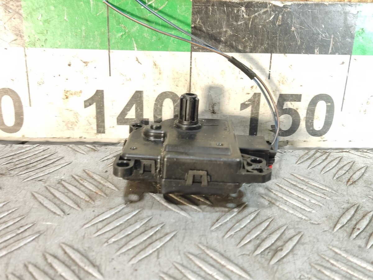 Моторчик заслонки отопителя JEEP Grand Cherokee 2010-2021 68079488AB