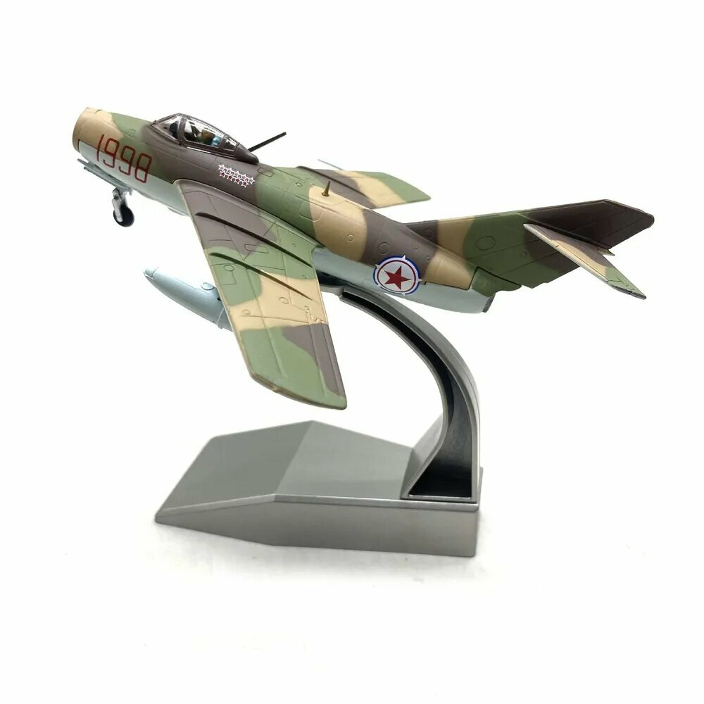 Модель самолета MIG-15, металл, на подставке 1:72 Российский многофункциональный истребитель