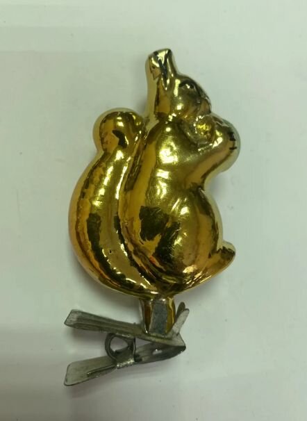 Елочная игрушка Белочка с орешком
