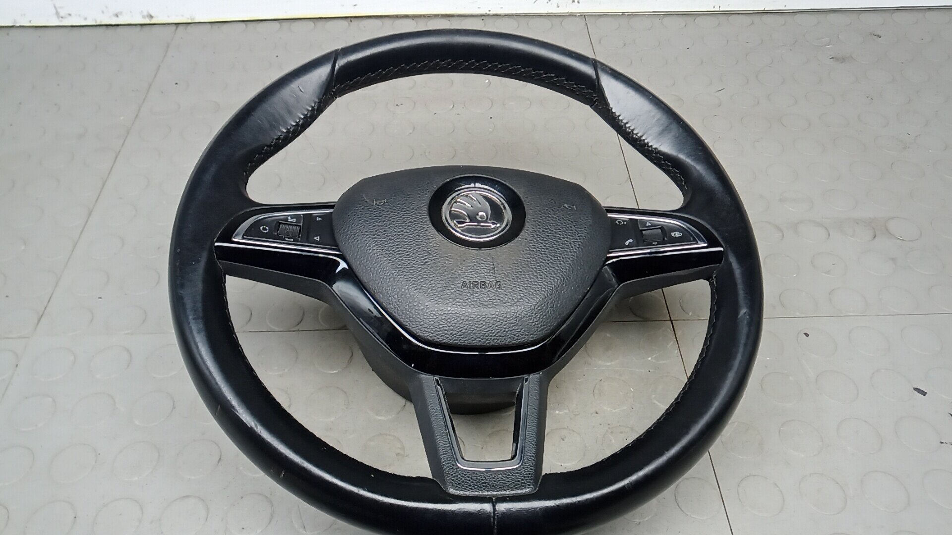 Руль SKODA YETI 1