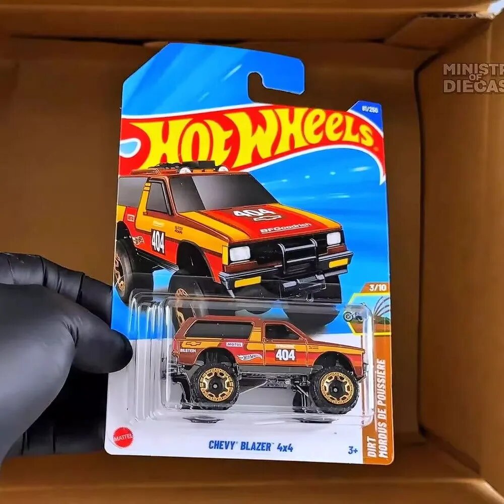 Машинка Mattel HOTWHEELS 2025 P CASE 1/64 CHEVY BLAZER 4 4 2025-81X