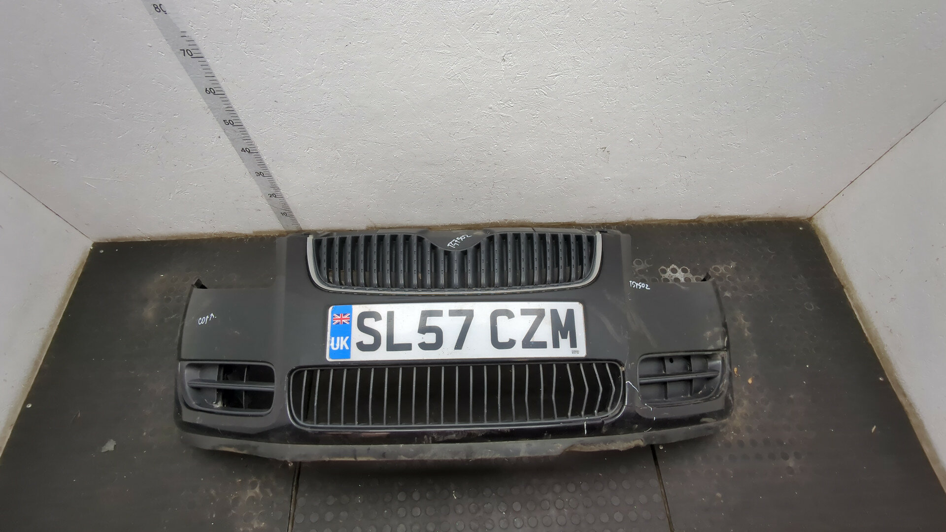 Бампер передний Skoda Roomster Б/У