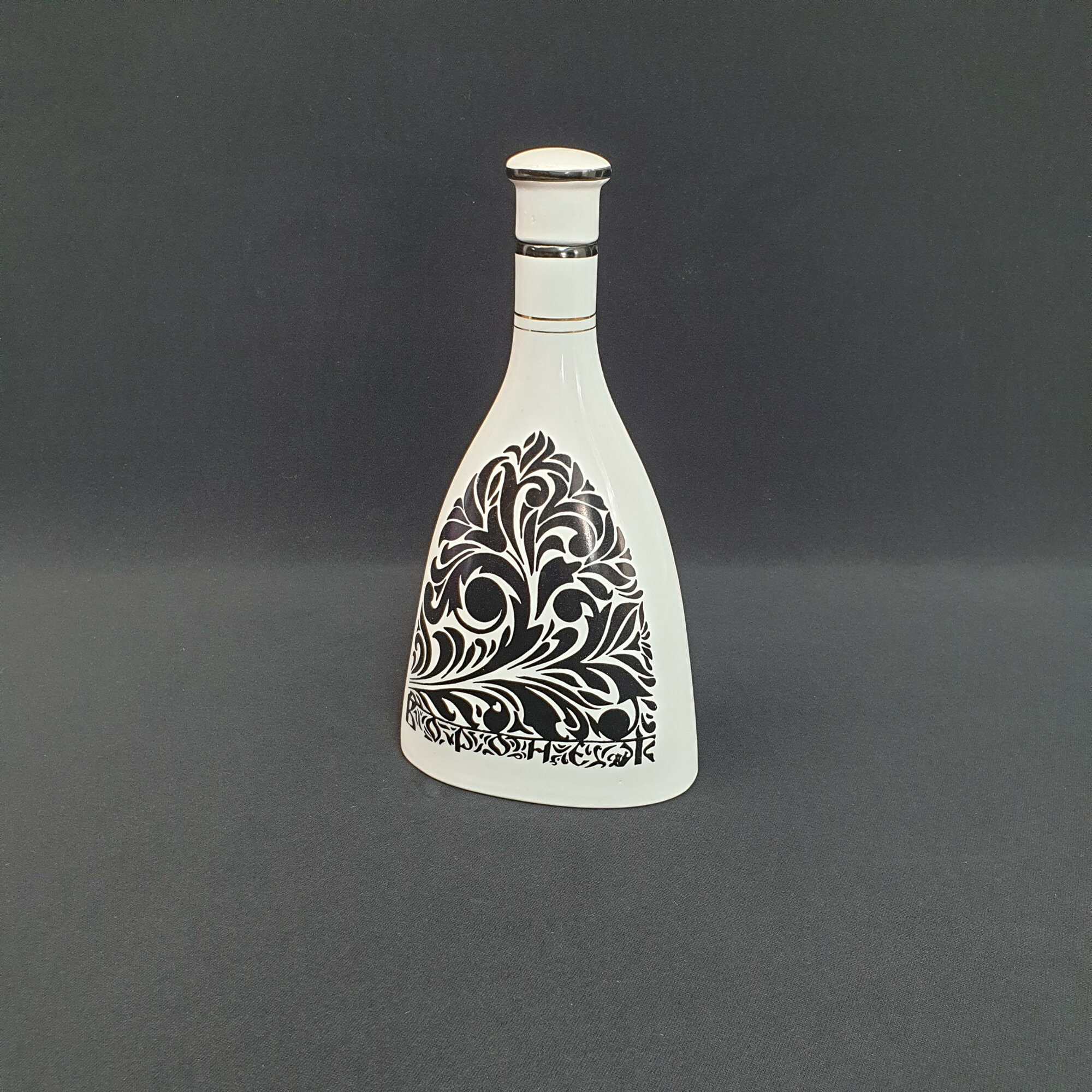 Винтажная бутылка штоф, фарфор деколь 0.7 л, скол, СССР