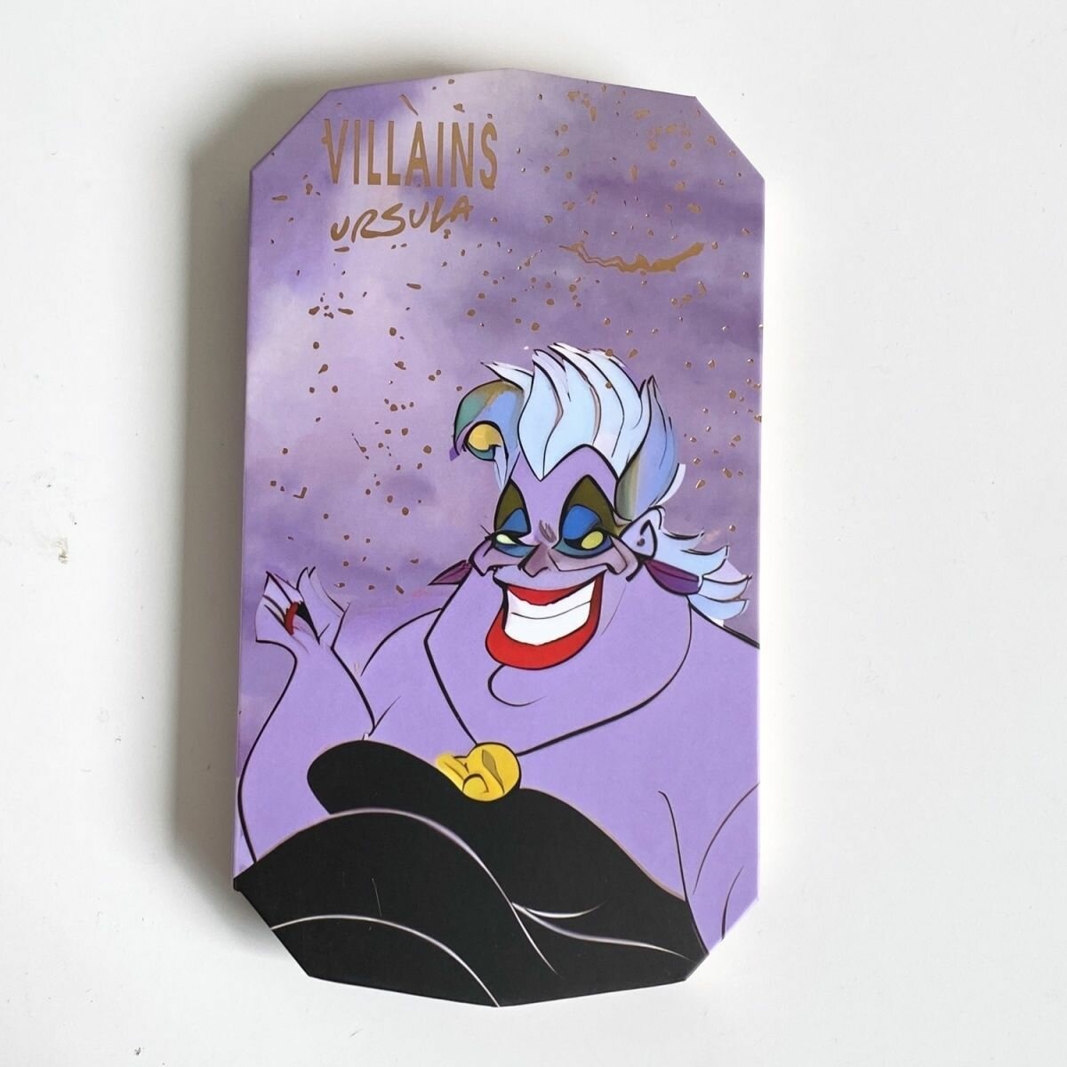 Villains Disney Earthy 18 Colour Eyeshadow Palette, разноцветные тени для век