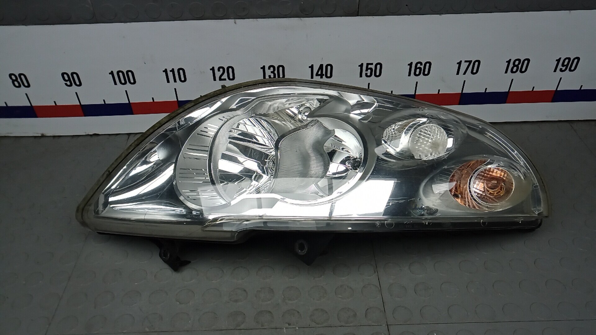 Фара правая RENAULT MASTER 3