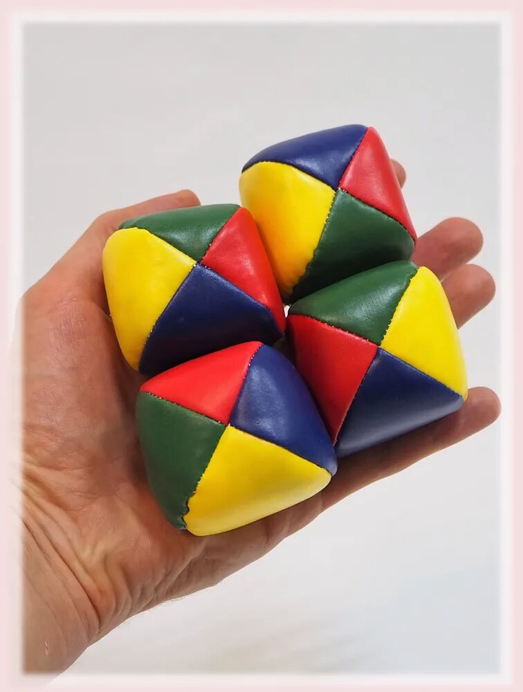 Мяч для жонглирования разноцветный, из искусственной кожи, 4 шт, диаметр 5.5 см.