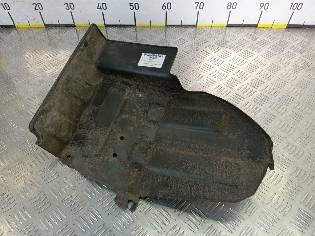 Защита топливного бака Б/У для SUZUKI Grand Vitara I рестайлинг (2000 — 2006) 89311-65DA0