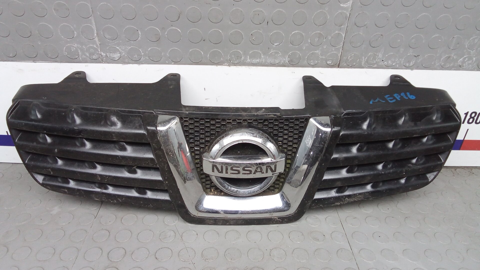 Решетка радиатора NISSAN QASHQAI J10, Номер 62310JD000