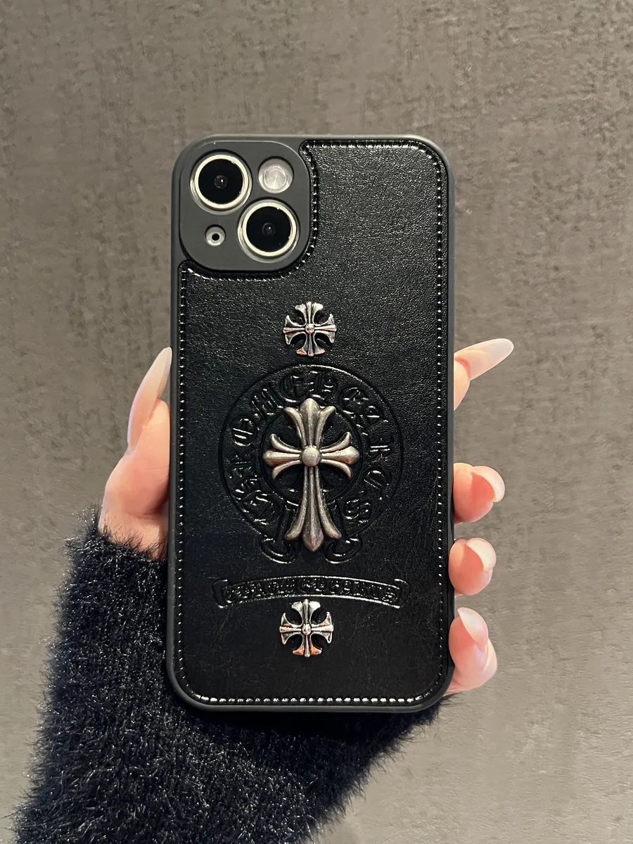 Чехол на iPhone 13 с защитой камеры
