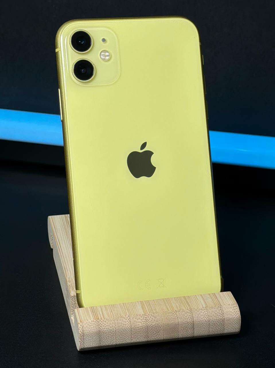 Смартфон Apple iPhone 11, 128 ГБ, nano-SIM + eSIM, желтый
