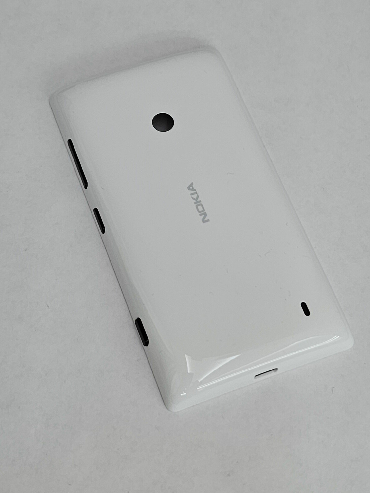 Крышка аккумулятора в сборе с боковыми клавишами для Nokia Lumia 525 (цвет - white) orig, p/n: 02506M1