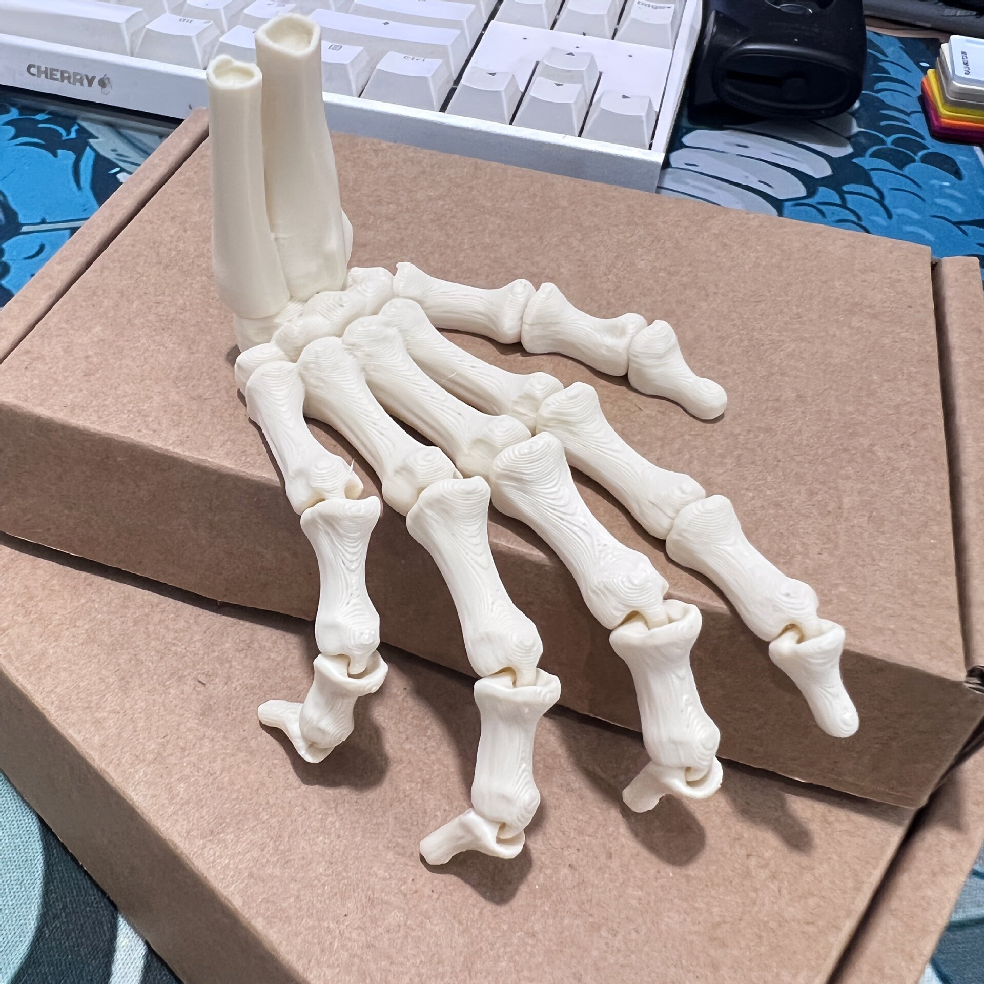 Трансграничная 3D-печатная подвеска-статуэтка в виде черепа-руки, креативная фигурка из серии «Хэллоуин», подарок для интернет-знаменитостей.