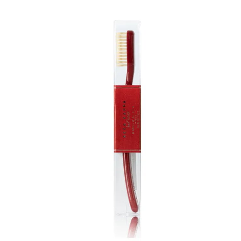 Acca Kappa Зубная щетка с нейлоновой щетиной средней жесткости (цвет Venetian Red) 1 шт