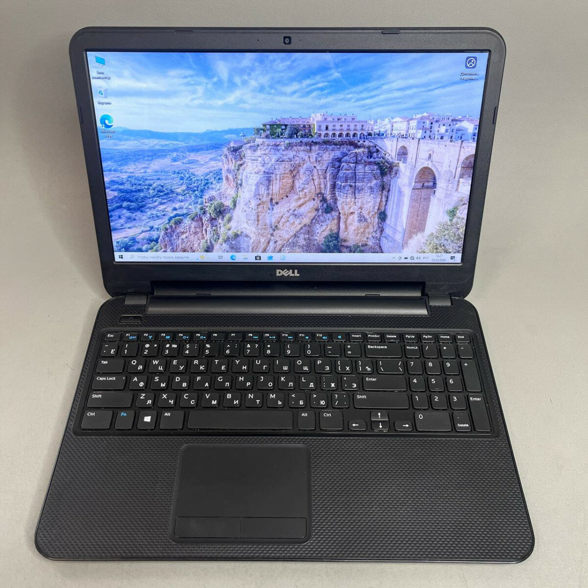 15.6" Ноутбук DELL INSPIRION 3521-8137 черный