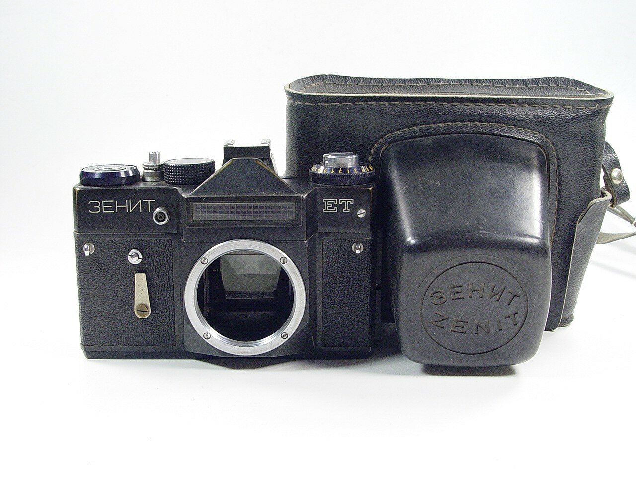 Фотоаппарат винтажный советский старинный Зенит-ЕТ. Зеркалка. Рабочее состояние, Беларусь, 1983 г. Футляр. Лот 10
