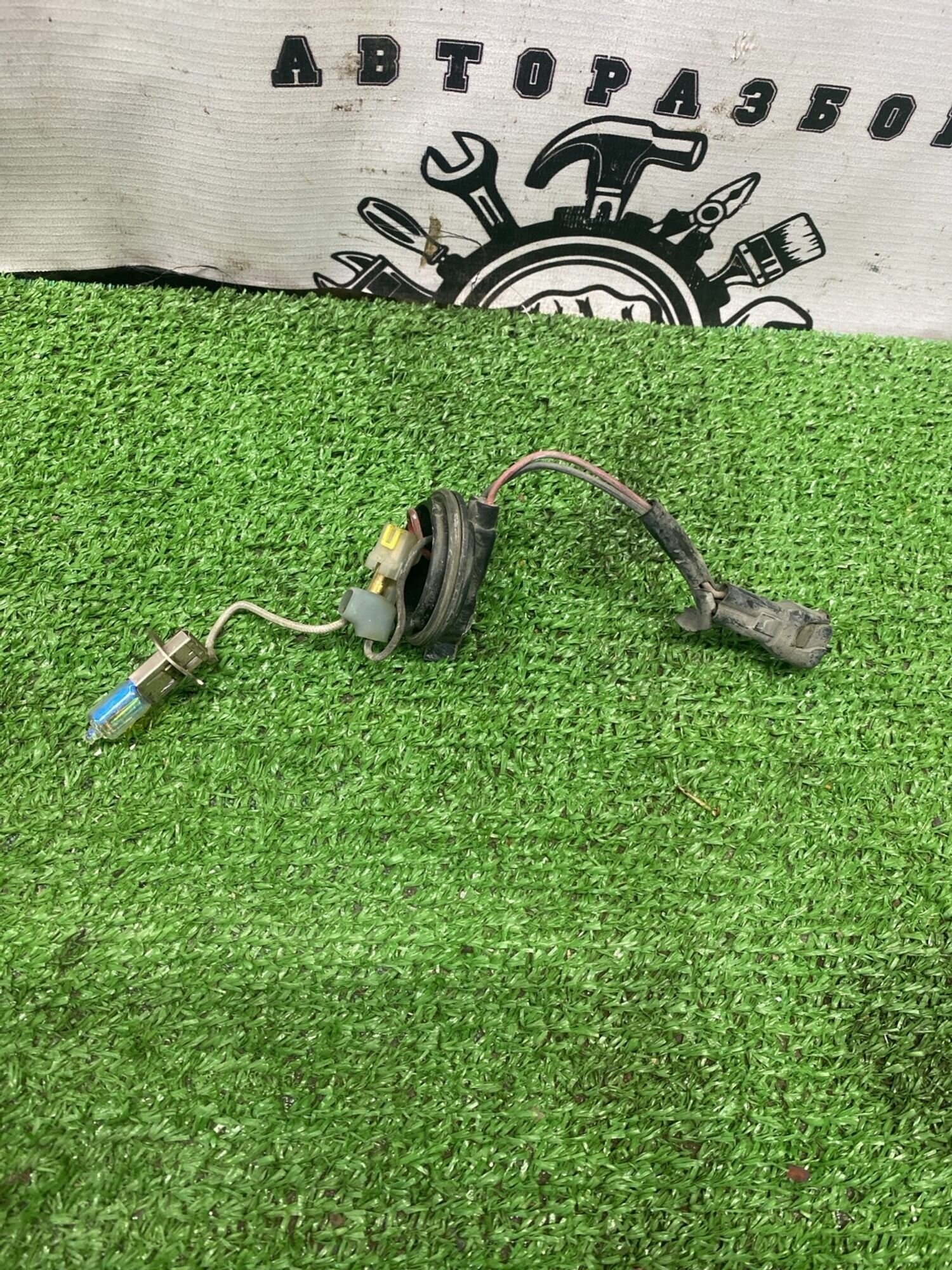 Патрон фары Toyota Sprinter Marino 1992 с пробегом