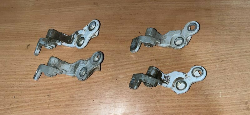 Петля двери Ford Focus 1 поколение (б/у)