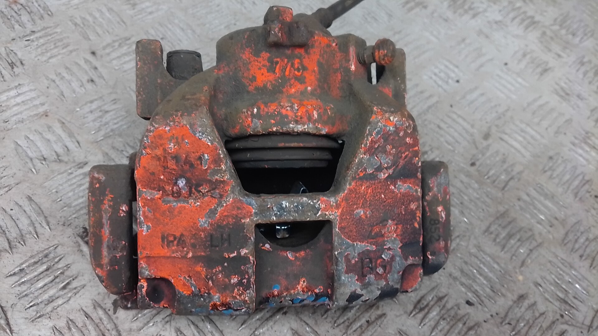 Суппорт тормозной передний левый RENAULT SCENIC 3, Номер 410111495R, 410116581R, 410110001R, 410110354R