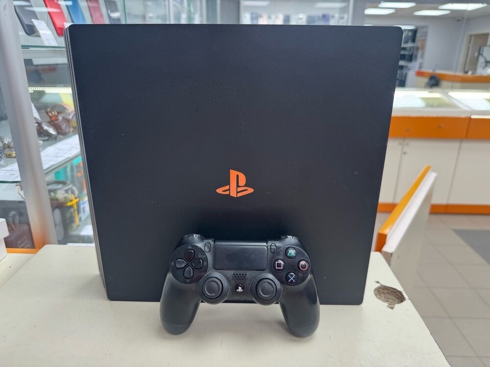 Б\у Игровая приставка PlayStation 4 Pro 1Tb